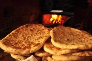 Pan plano frente a pizza: ¿cuál es la diferencia? - Solococinar